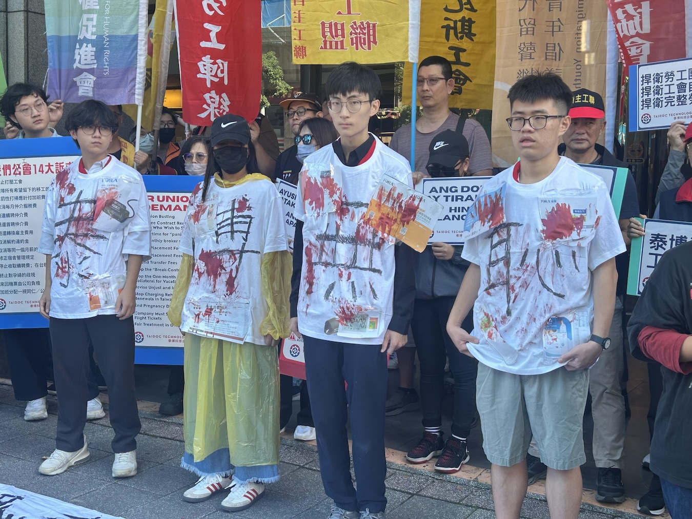 Migrant Workers Protest Against Restrictions on Movement, Unionbusting ...